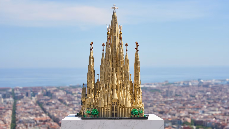 LEGO Announces Record-Breaking 12,060-Piece Sagrada Família Replica